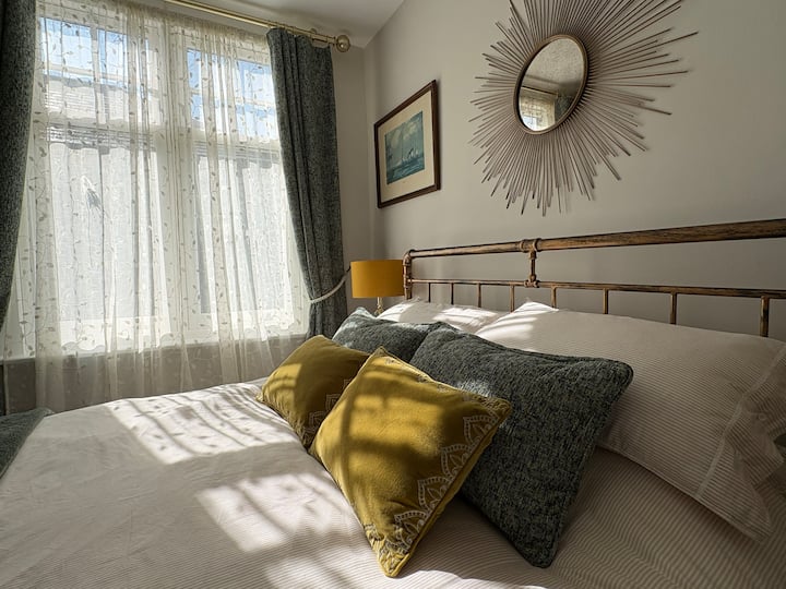 Boutique Room | Escape To The Quay At Zawn Haven - Falmouth