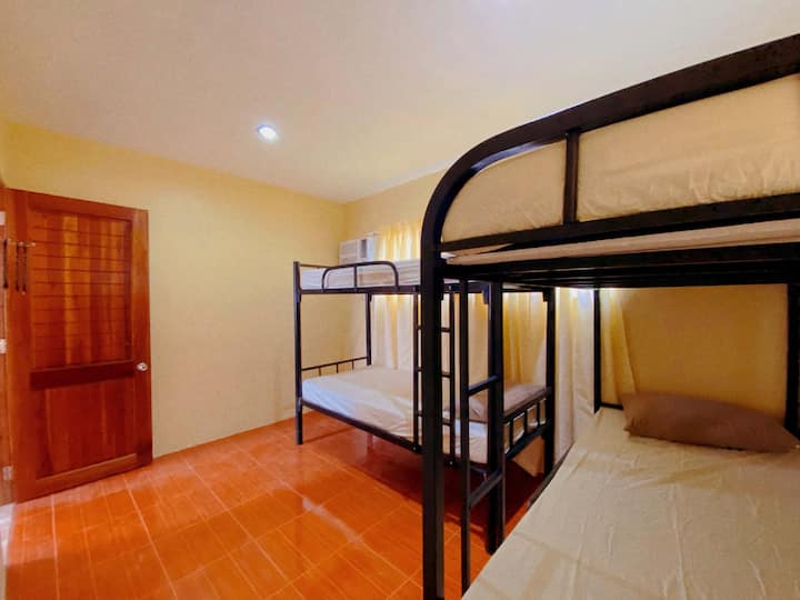 Shirubi Homestay & Guesthouse 1st Floor For 15pax - Moalboal