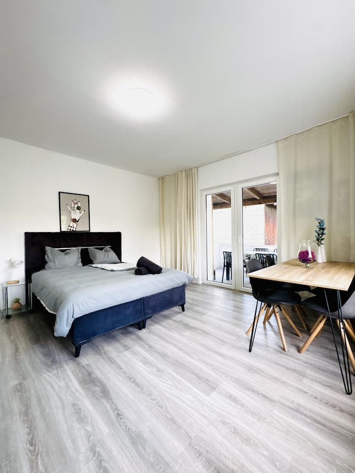 Cozy 2br Apt+lr W/balcony Near Museum Gugging - Klosterneuburg