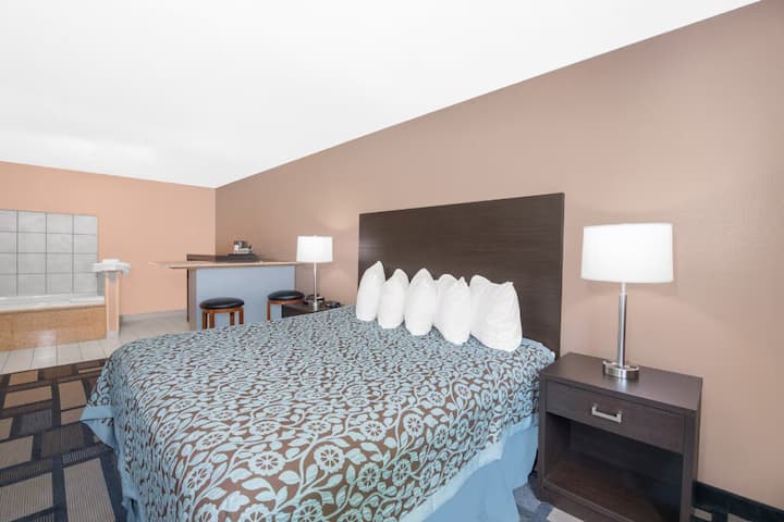 Days Inn Watertown | Spacious Deluxe Suite - Watertown, SD