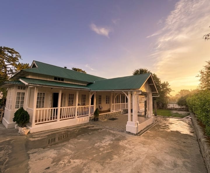 Oakwood - Full Cottage | Split Bookings Available - Shillong
