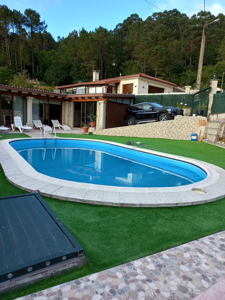 Casa Con Piscina A Pocos Minutos De La Playa - Noia