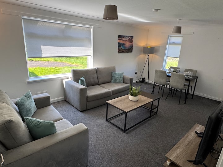 Ideal For Contractor Stays - 5 Beds - Parking - Motherwell