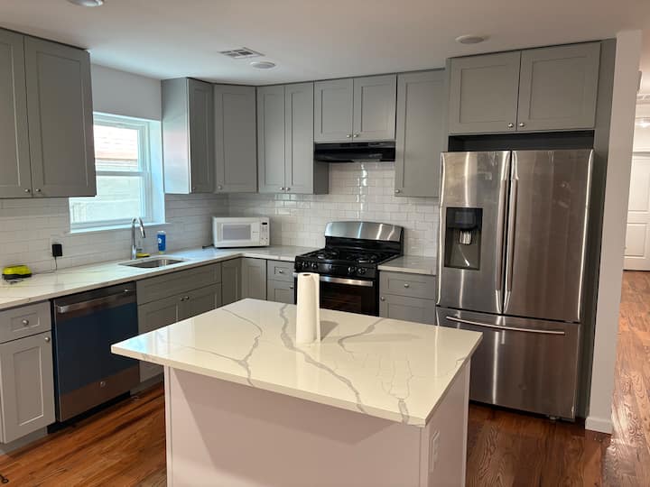 Lux 3 Bedroom 2 Bathrooms - Newark, NJ