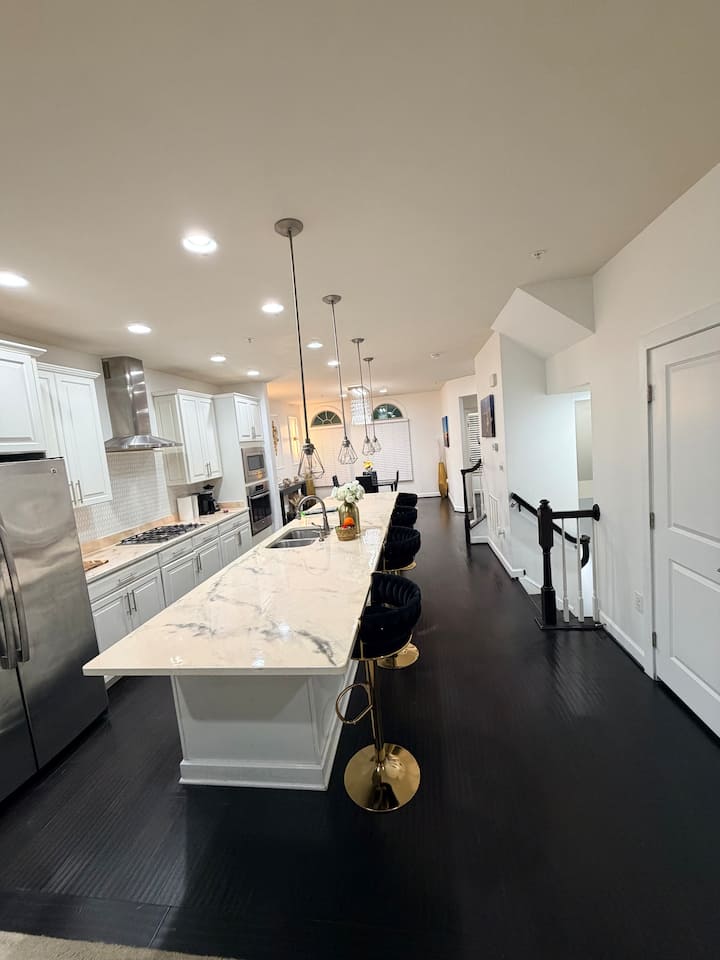 Premium Luxe Getaway - Columbia, MD