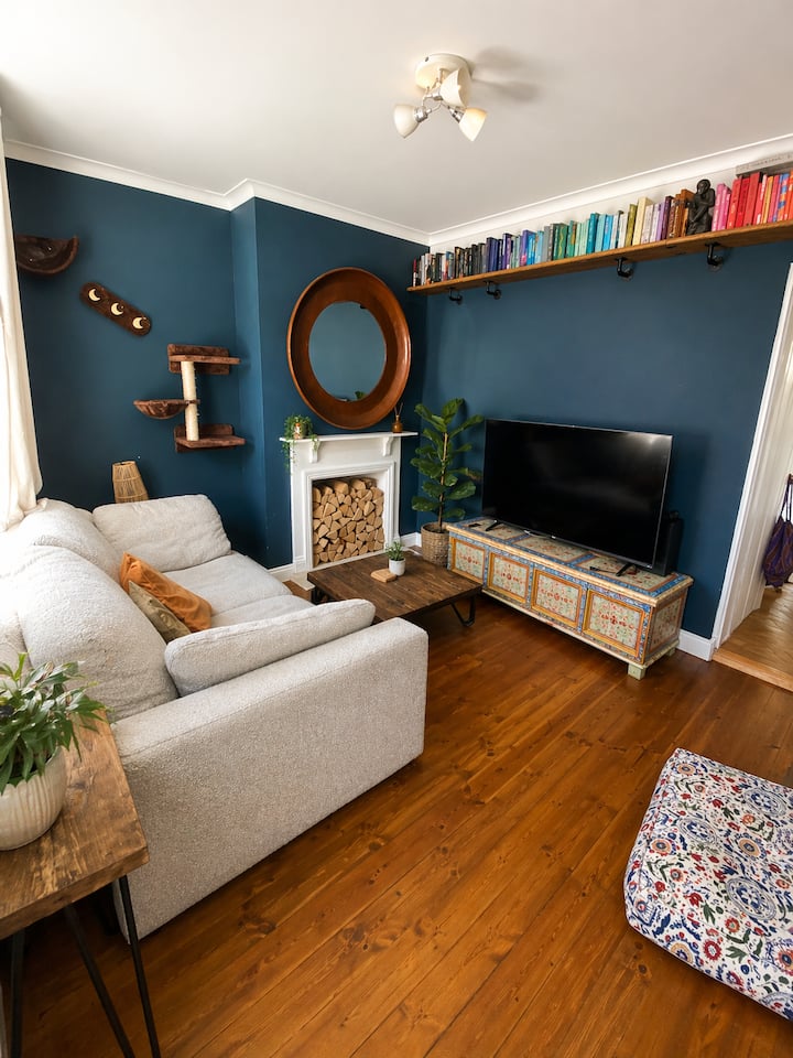 Stylish Central 2 Bed Terrace Warwick With Garden - Warwick