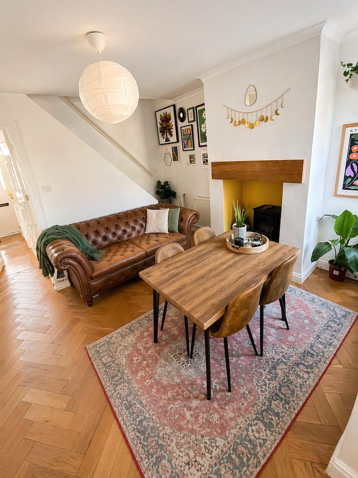 Stylish Central 2 Bed Terrace Warwick With Garden - Royal Leamington Spa