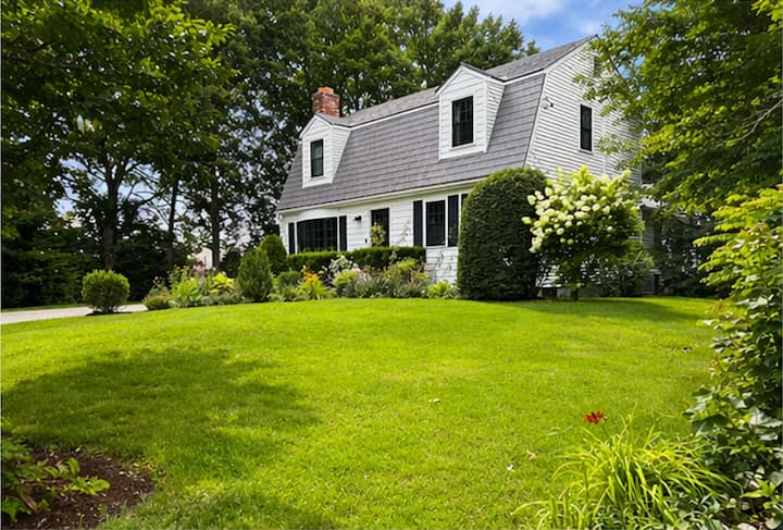Film Designer's Home ·10 Min To Stadium ·Sleeps 10 - Norfolk, MA