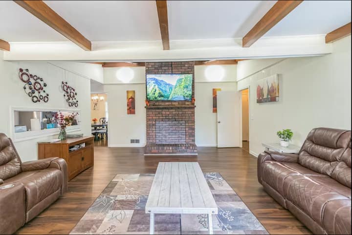 Cozy 5 Bedrooms | Spacious | Outdoor Area - Marietta, GA