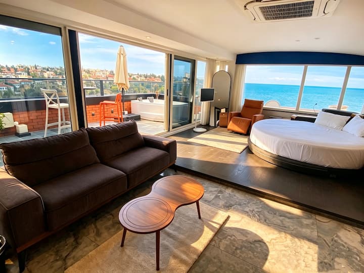 Round Bed Sea View – Private Balcony  Roman Harbou - Antalya
