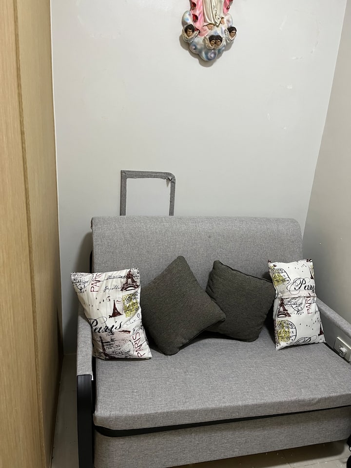 28% Off T4 1 Br Kitchen Dining Washer Wifi200 Mbps - Quezon City