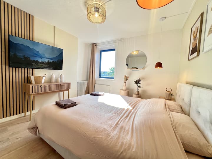 Le Scandinave ~ Studio Avec Lit Queen Size - Chasseneuil-du-Poitou
