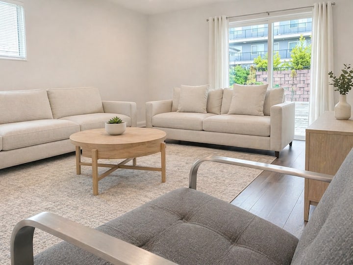 The Ultimate Group Stay: Private Pool & 3 Units - Hollywood, CA