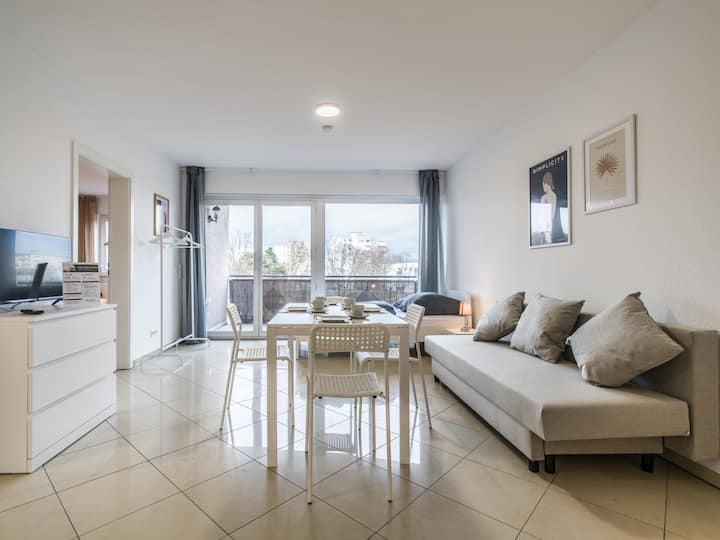 *Top* Comfortable Apartment With A Balcony - Raunheim