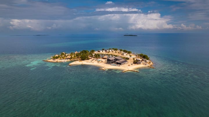 Bullock Island | Sway Villa - 5 Bdr - Placencia