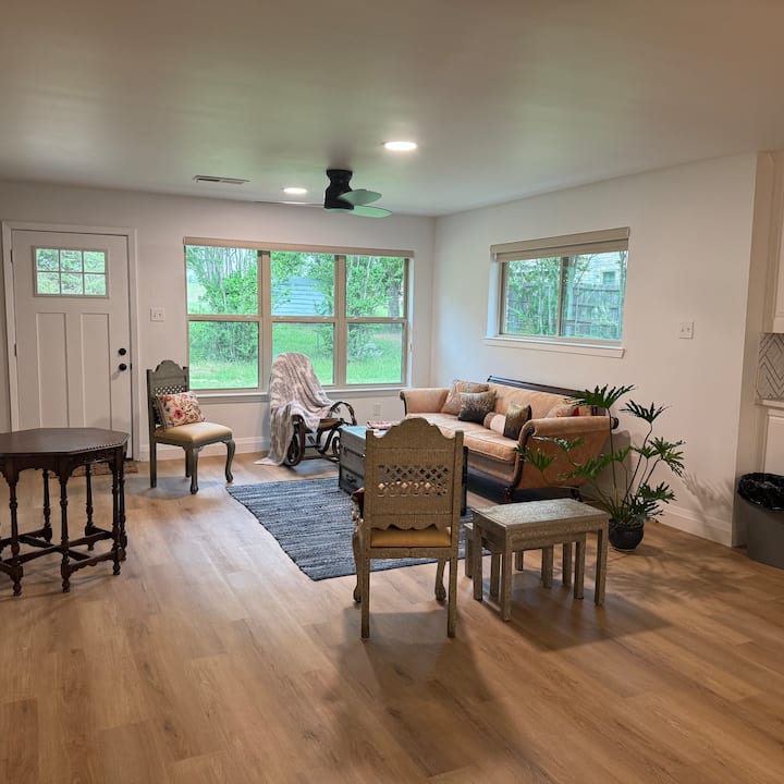 Serene Modern Updated Colleyville Home - Roanoke, TX