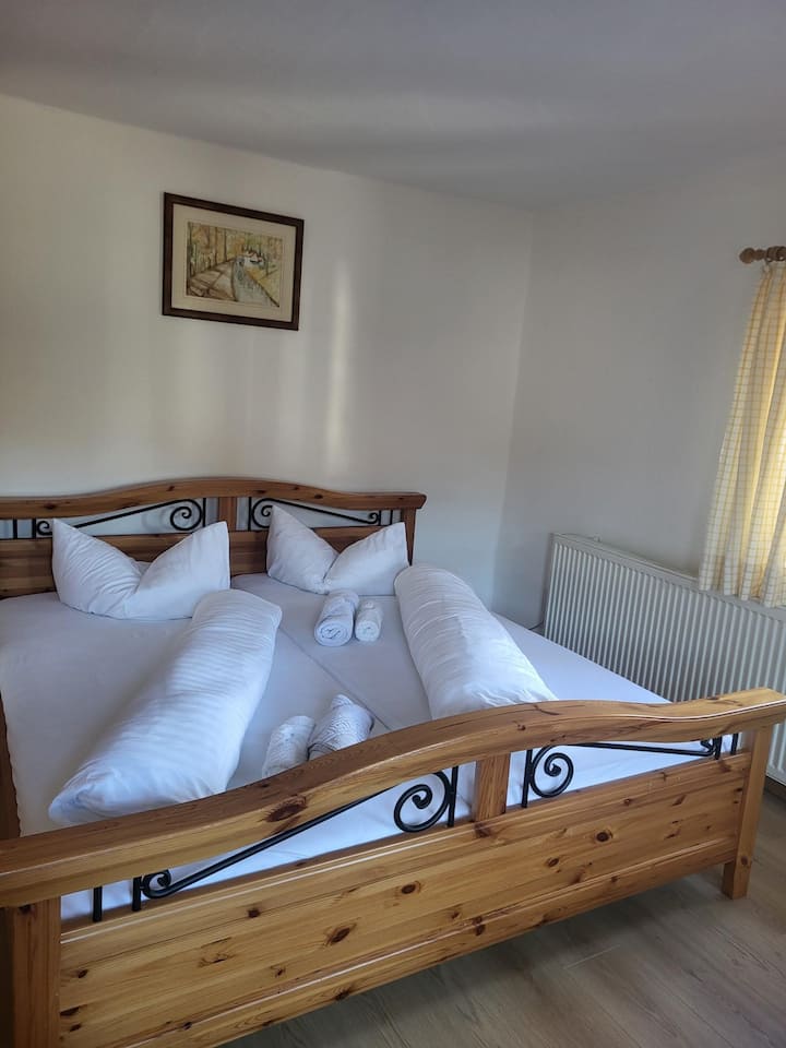 Family Room With A Living Room And Two Bedrooms - Bad Reichenhall