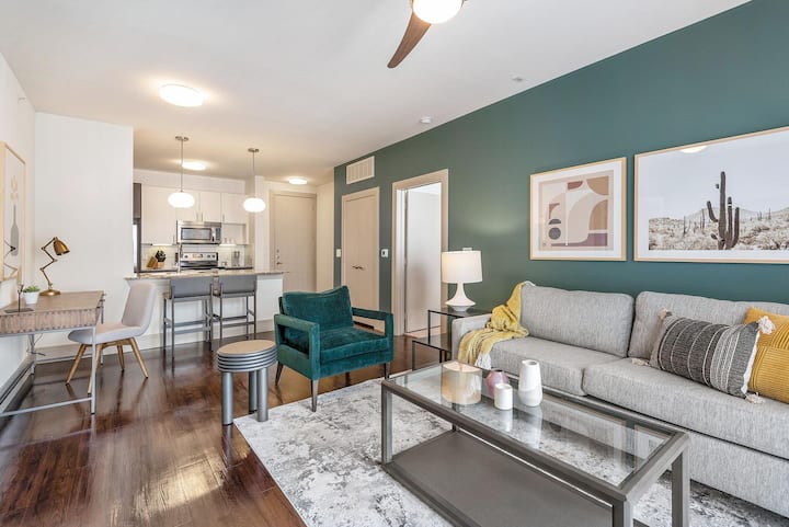 Landing | Chic 2bd In Cool Springs - Franklin, TN