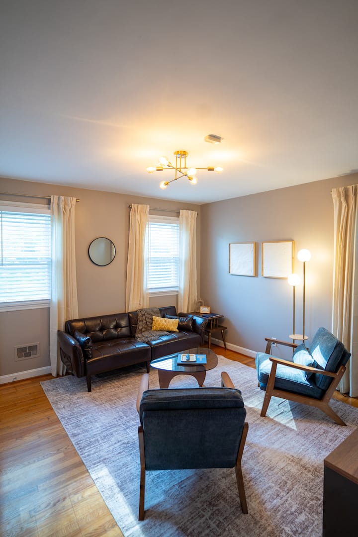 Private And Cozy Mid-century Modern Suite - Lynchburg, VA