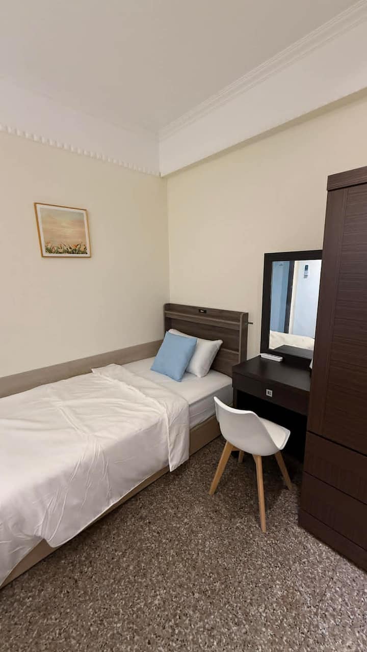 Cozy Room With Bathtub Near R10 Mrt - China