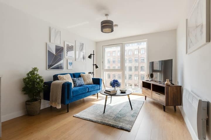 Modern 1 Bed Flat In A Converted Mill W Parking - Leeds