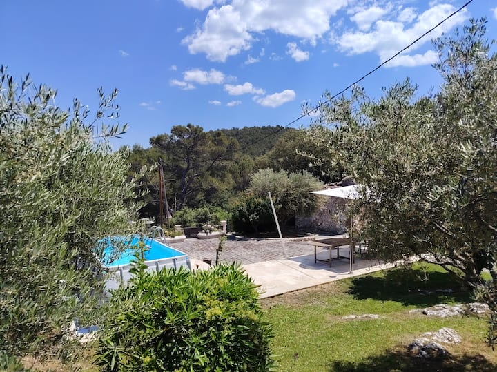 Villa Piscine Au Calme Avec Vue Collines 6 Prs - Gémenos