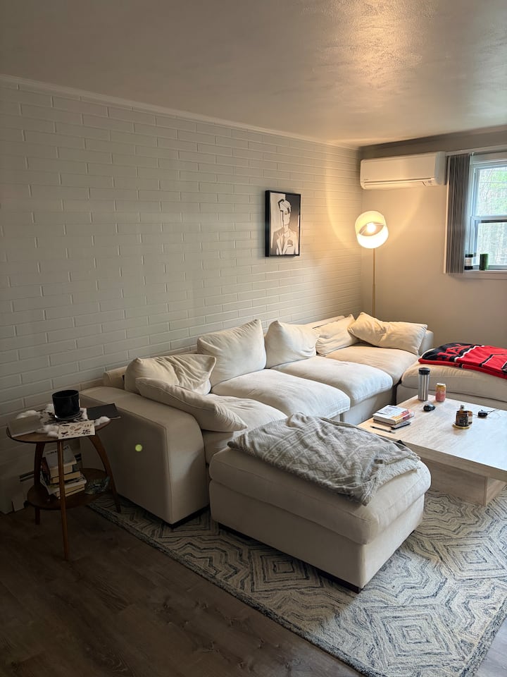 2 Bedroom 1 Bath Apartment - 10 Min From Campus! - Ithaca, NY