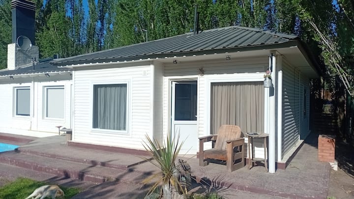 Casa Dos Dormitorios Y Quincho Con Baño. - Comodoro Rivadavia