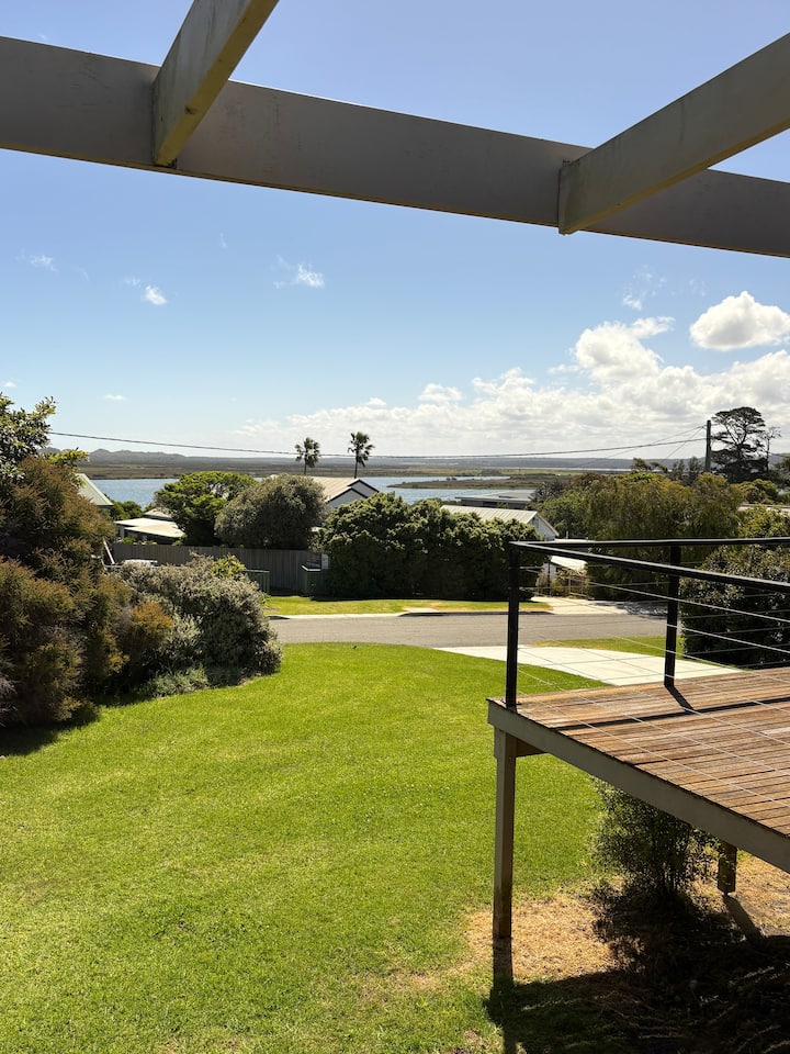 Marlo Beach Escape
4 Bedrooms - Marlo