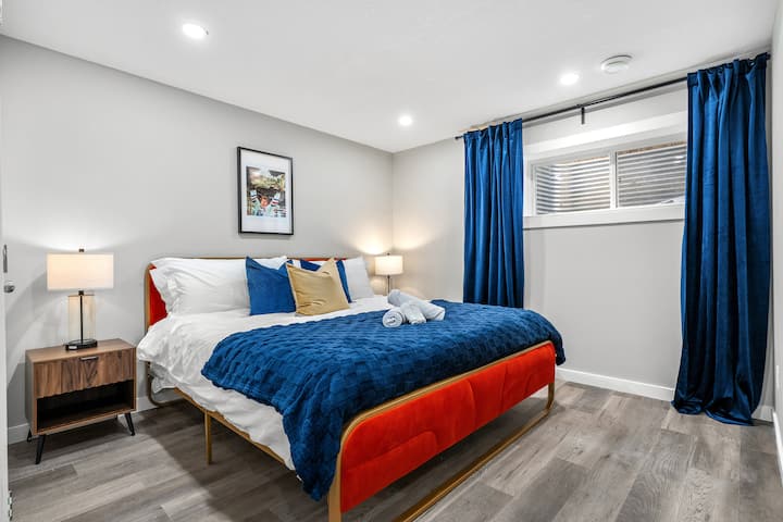 The Albany Hideout *Sleeps4 *Queenbed *Nflx&wifi - St. Albert