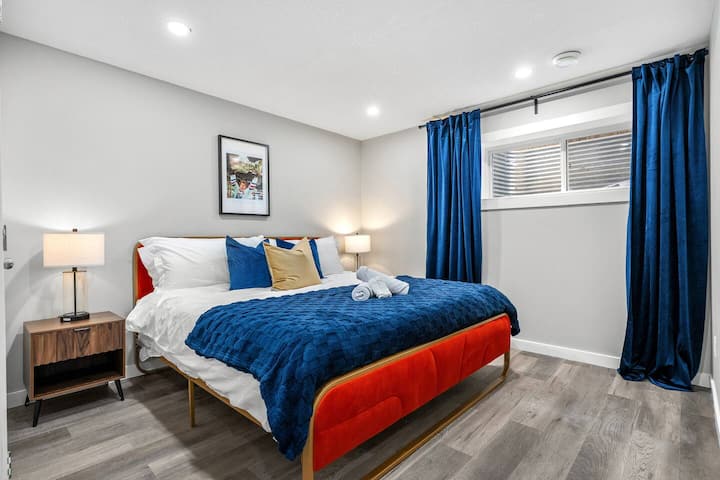 The Albany Hideout *Sleeps4 *Queenbed *Nflx&wifi - St. Albert