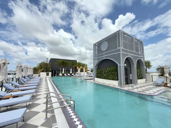 Wynwood Luxury High-design Suite & Iconic Rooftop - Miami, FL