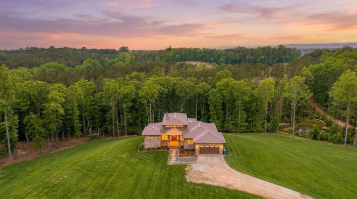 Serene Sc Getaway | Firepit | Sleeps 8 - Seneca, SC
