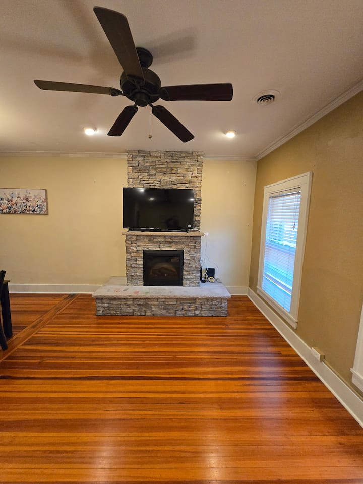 Cute Apartment Right In Heart Of Downtown - Geneva, NY