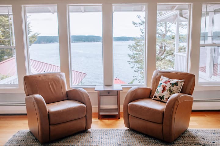 Waterfront Retreat Steps From Ferry - オーカス島, WA
