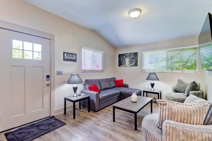 The Lassie Guest House: Your Home Away From Home - Pomona, CA