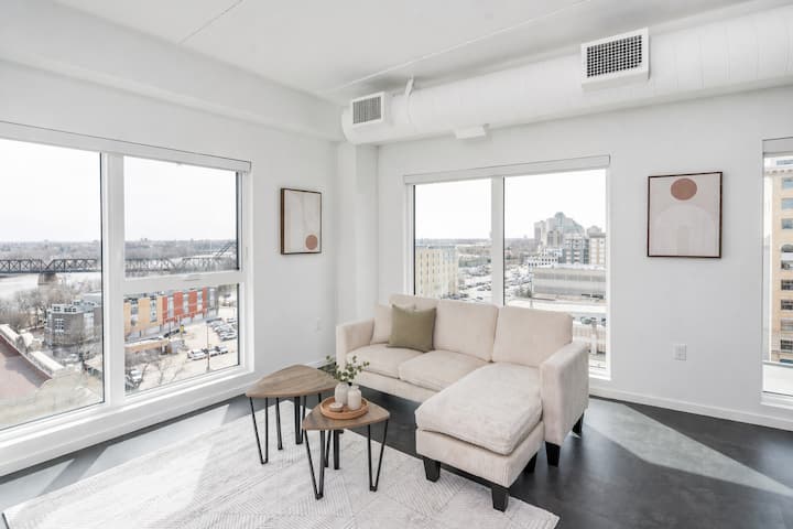 Cozy Modern Suite | Sauna + Riverfront Living - Winnipeg