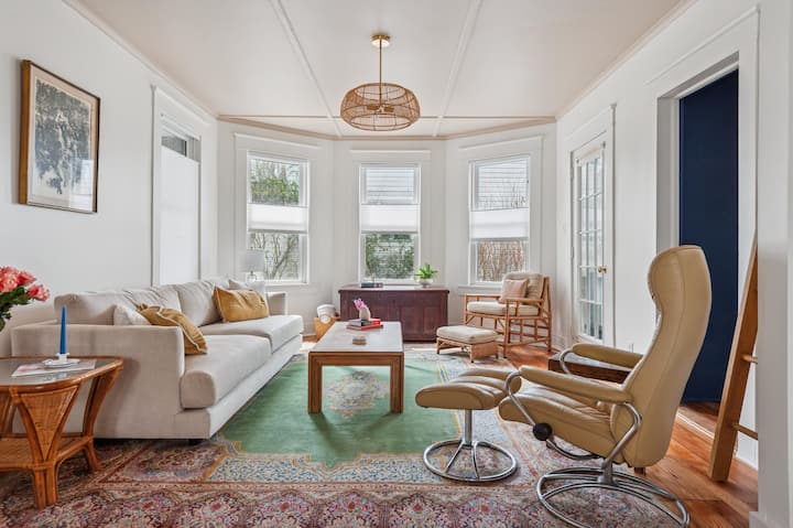 Cozy Beach House - Steps From Beach W/ Water Views - Greenport, NY