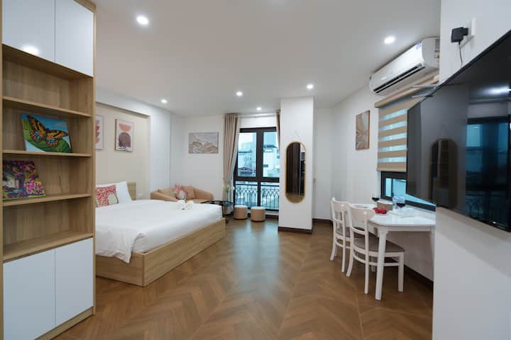 Lovely Apartment - Fresh - Balcony - Central Hanoi - China