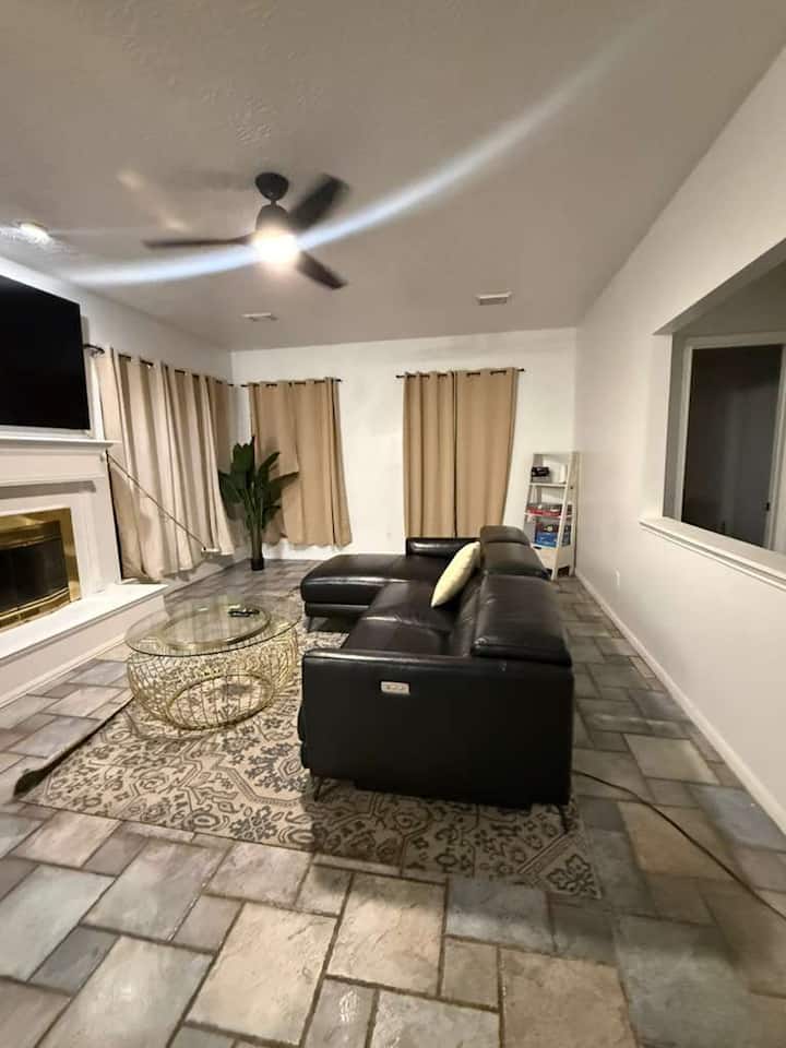 8 Beds Haven In Houston/ Event Friendly - Highlands, TX