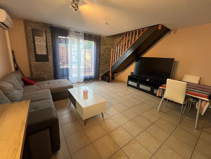 Villa T3 Avec Cour Aménagée En Résidence Privée - Castries