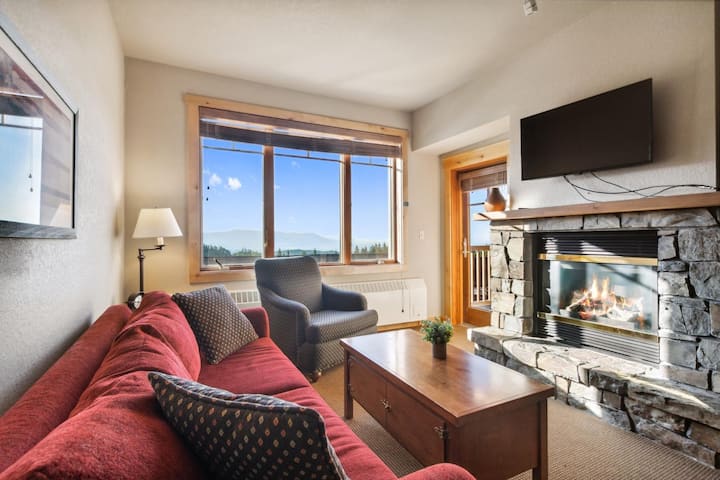 Ski-in/ski-out Condo With Fireplace & Amenities - Whitefish, MT
