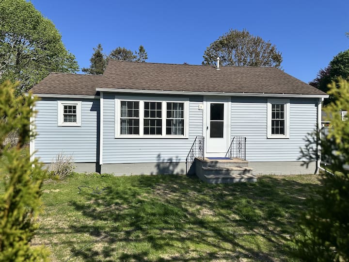 Beachy Home In Charlestown - Charlestown, RI