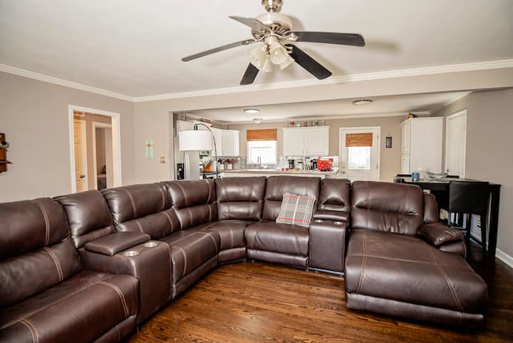 The Comfy Cove - Overland Park, KS