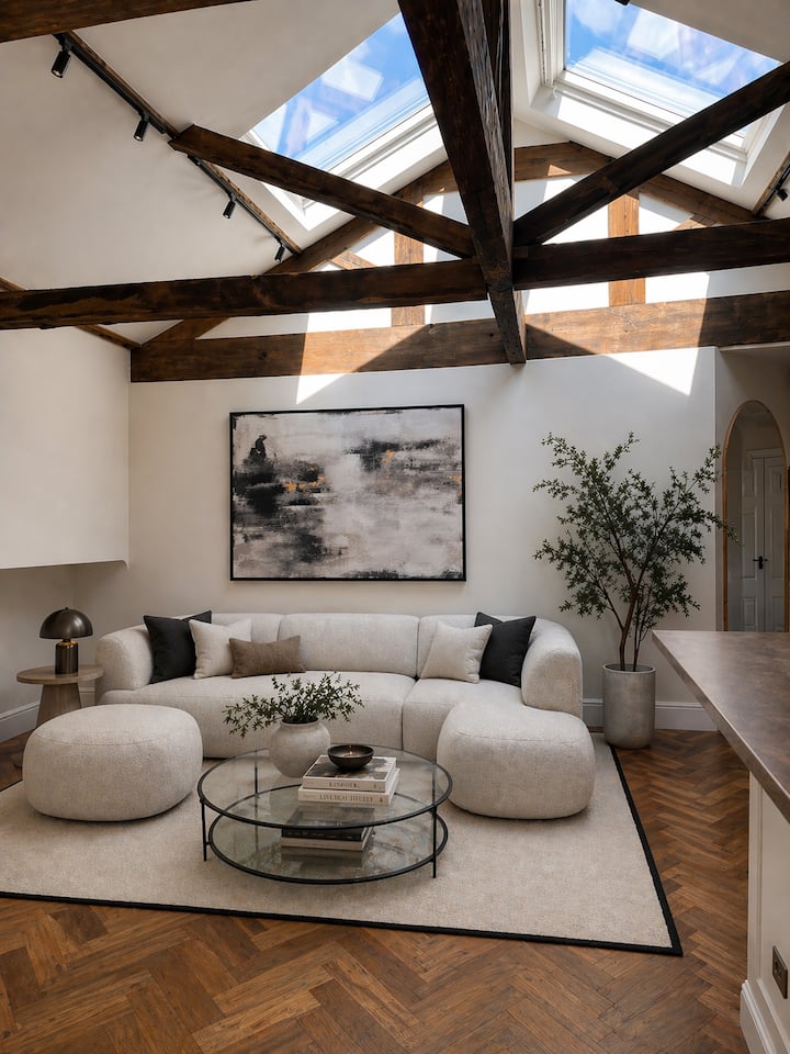 Luxury Central Penthouse With Parking | Sleeps 6. - Shrewsbury