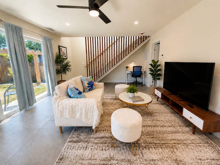 Wine Country Charm, City Conveniences Within Reach - Napa, CA