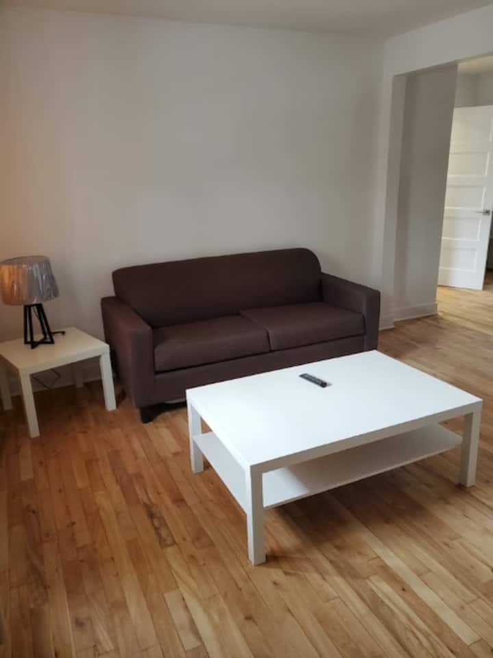 Superb 4.5 Modern Apartment – ​Metro & City Center - Varennes