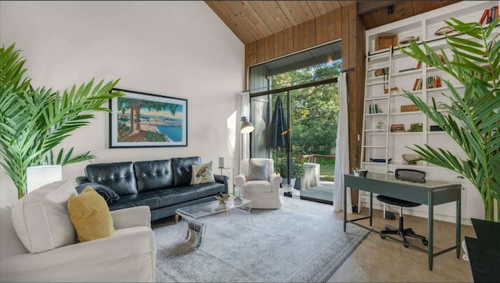Twin Lakes Coastal Retreat - Capitola, CA