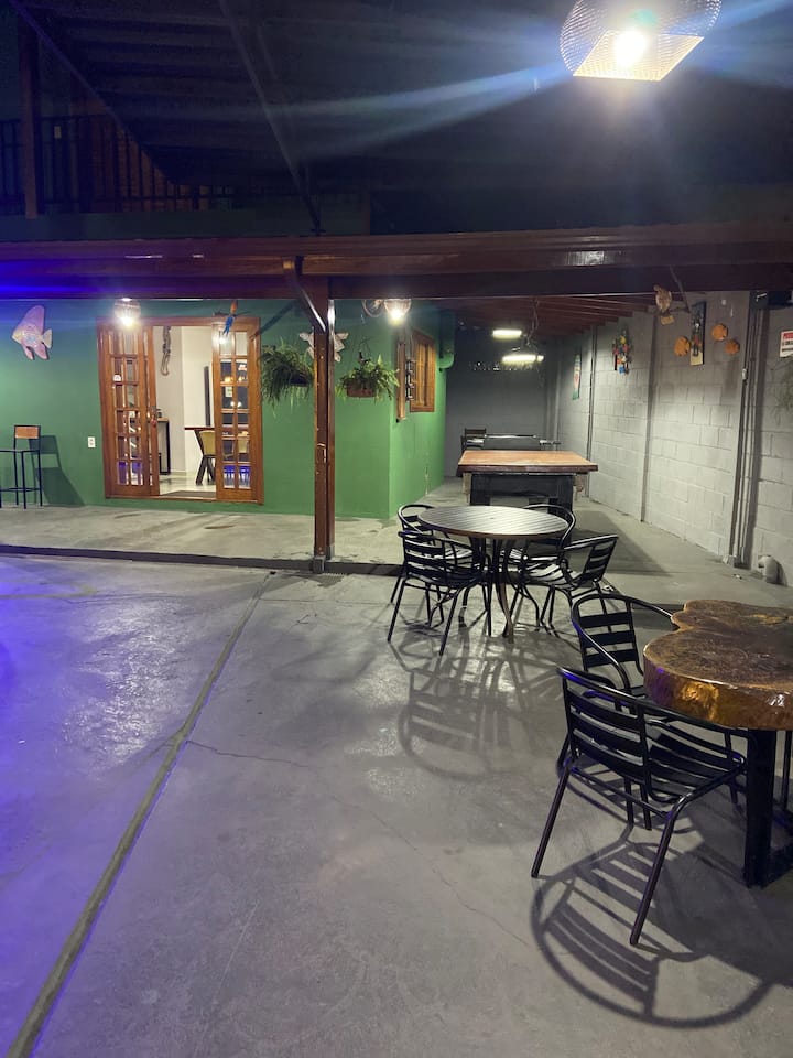 ÁRea De Lazer Familiar - Americana