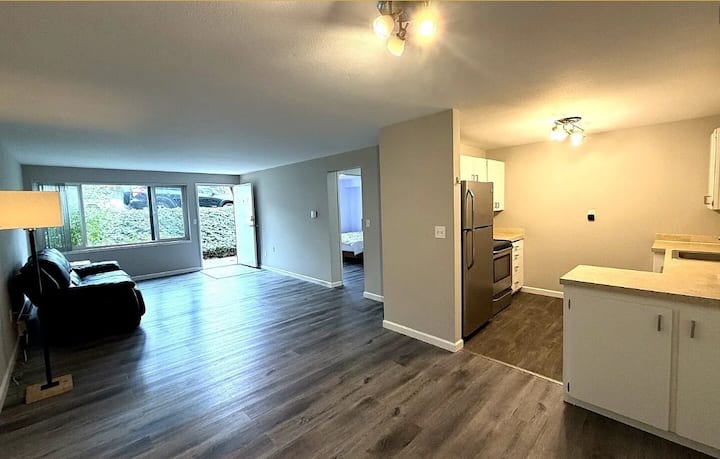 Entire Condo Next To Seattle-tacoma Airport - Burien, WA